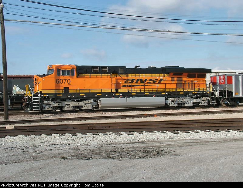 BNSF 6070